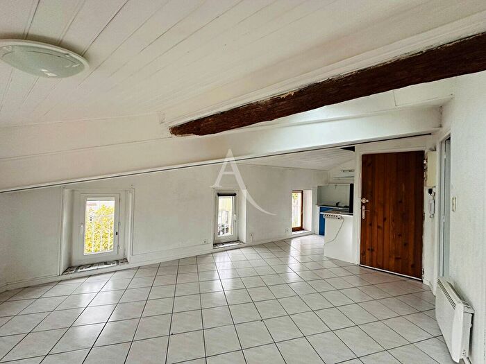 Appartement à louer - Pezens - 2 pièces - 1 chambre