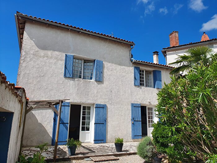 Maison 5 pièces à Mortagne-sur-Gironde, à vendre