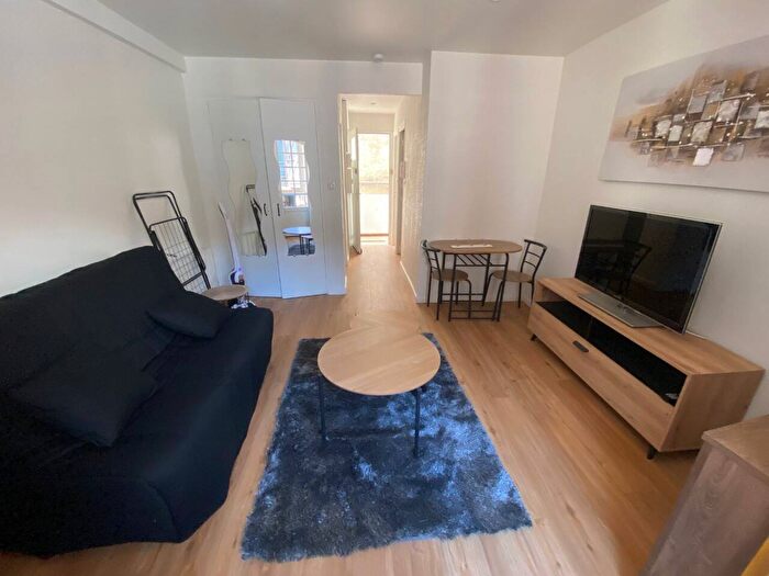 Appartement à louer - Centre Ville, Montauban - 1 pièce