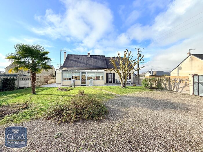 Maison à vendre - Beaumont-en-Véron - 5 pièces - 4 chambres