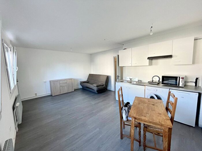 Appartement 1 pièce à louer à Centre, Meyzieu