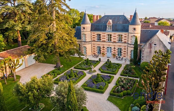 Saint-Georges-lès-Baillargeaux : Maison 8 pièces à vendre