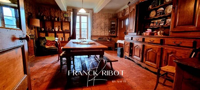 Maison à vendre - Savigny-en-Terre-Plaine - 7 pièces - 4 chambres