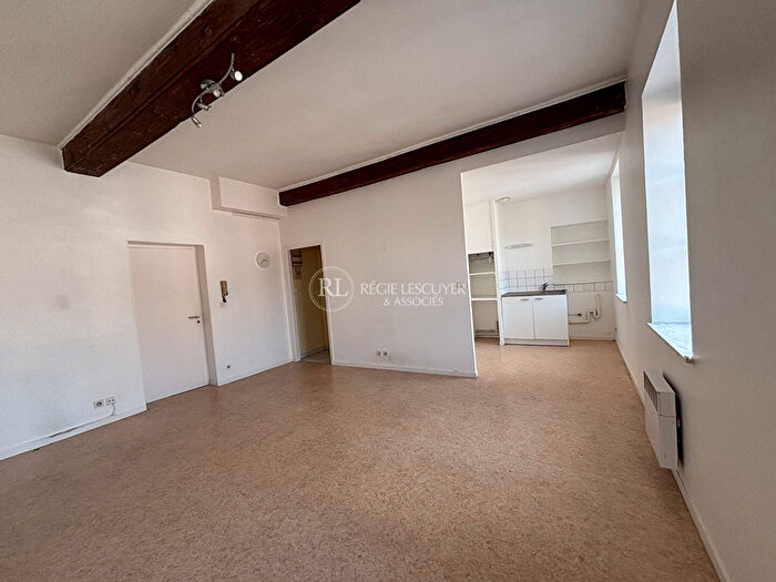 Appartement à louer - Oullins, Centre-ville - 2 pièces - 1 chambre