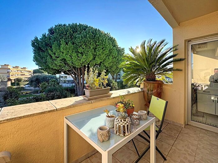 Appartement à vendre - Antibes, Rastines, Super Antibes, Laval, La Fontonne - 2 pièces - 1 chambre