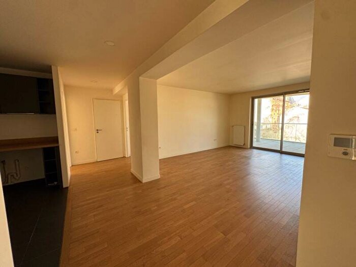 Appartement à louer - Centre Ville, Suresnes - 5 pièces - 4 chambres