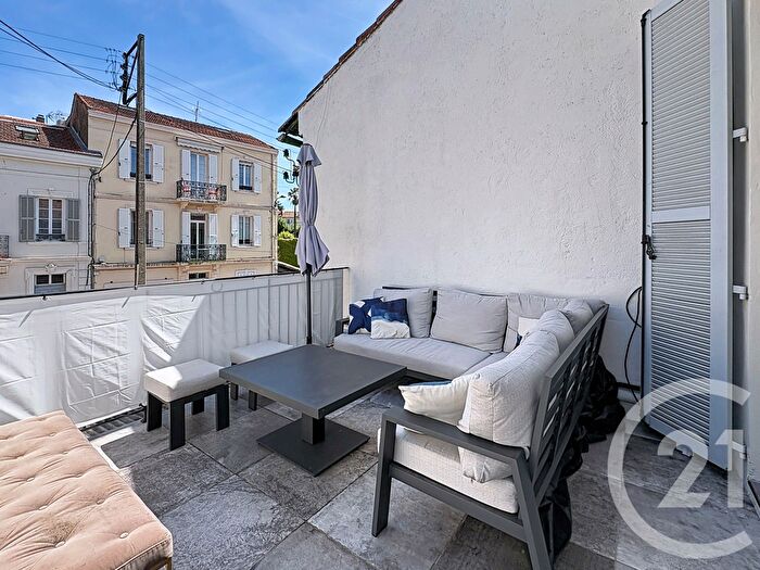 Cannes, Prado, République : Appartement 4 pièces à vendre