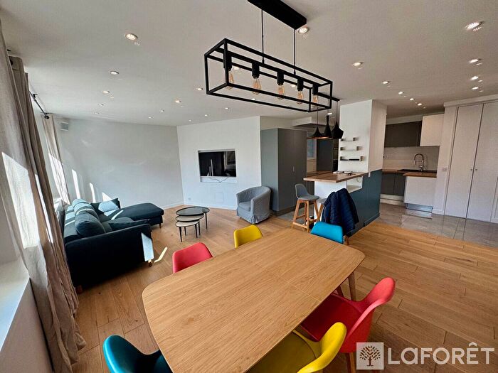 Appartement à louer - Reine-Mairie, Boulogne-Billancourt - 3 pièces - 2 chambres