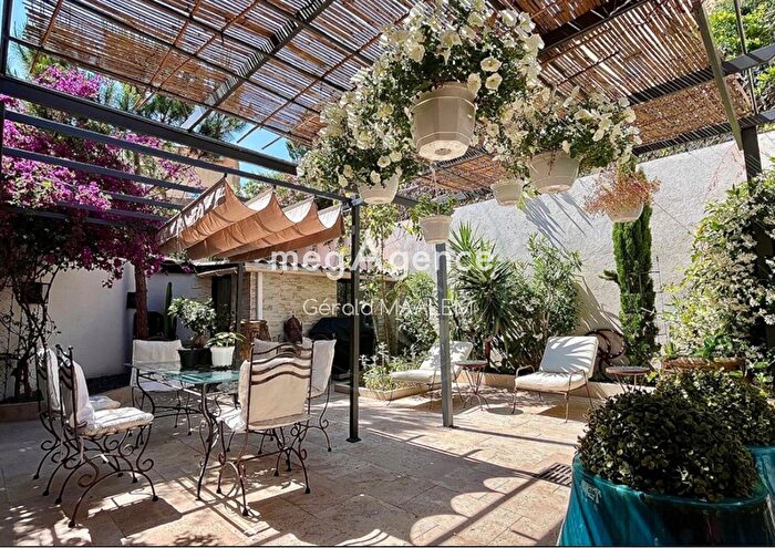 Maison à vendre - Cogolin, Centre-ville, Subeiran, Pas de Grimaud - 5 pièces - 4 chambres