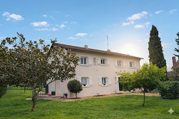 Maison à vendre - Pleumartin - 9 pièces - 6 chambres