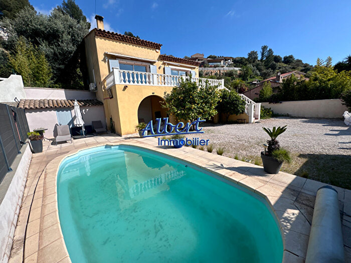 Maison à vendre - Ollioules, Colline Saint-Laze - 5 pièces - 3 chambres