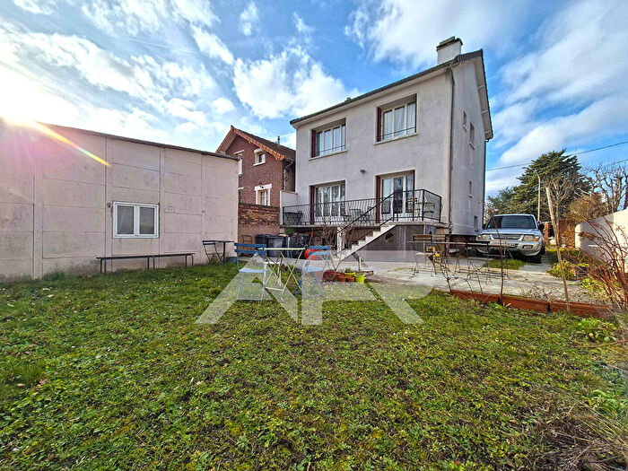 Maison à vendre - Chatou, Est - 5 pièces - 3 chambres