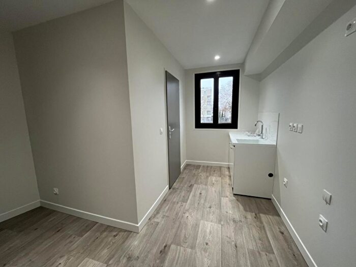 Appartement à louer - Grenoble, Eaux-Claires, Mistral - 2 pièces - 1 chambre