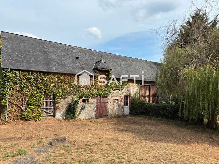 Cossé-en-Champagne : Maison 7 pièces à vendre