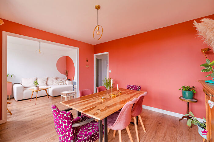 Appartement à vendre - Saint-Priest, Centre-ville - 4 pièces - 2 chambres