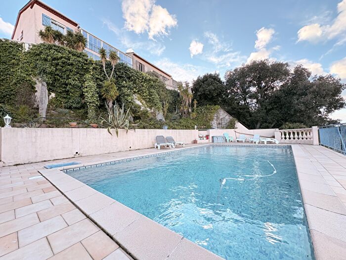 Maison à vendre - Saint-Raphaël, Plateau Notre-Dame - 10 pièces - 6 chambres