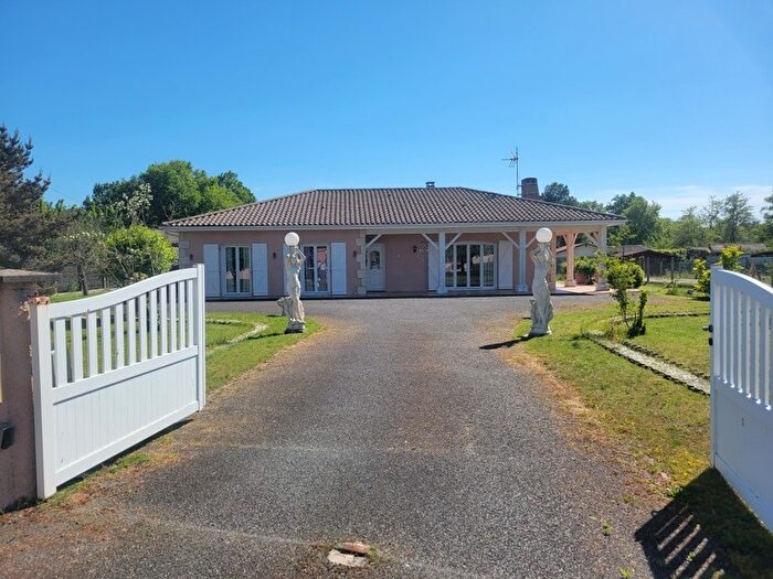 Maison à vendre - Saint-Laurent-Médoc - 6 pièces - 3 chambres