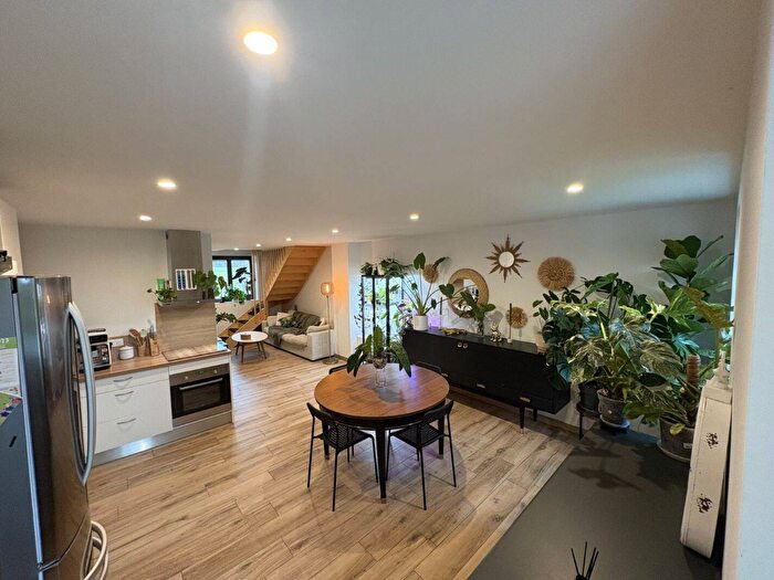 Appartement à louer - Savigny - 3 pièces - 2 chambres