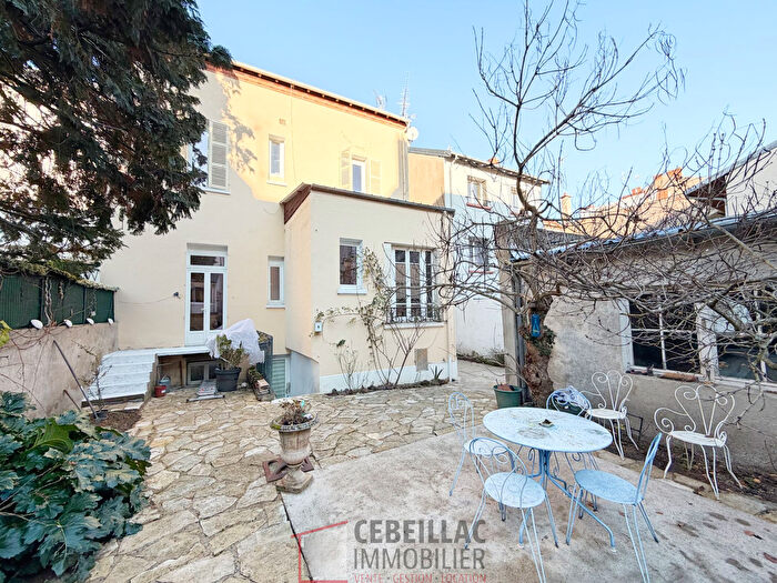 Maison à vendre - Vichy, Coeur de Ville - 9 pièces - 7 chambres