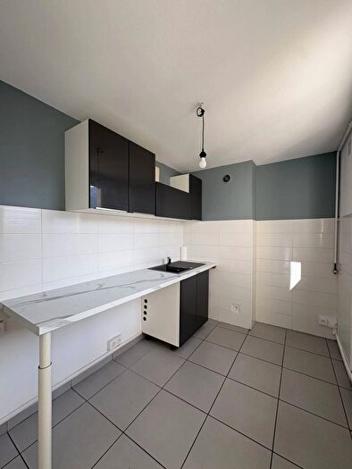 Appartement à louer - Allies-Clos dOr, Grenoble - 4 pièces - 3 chambres