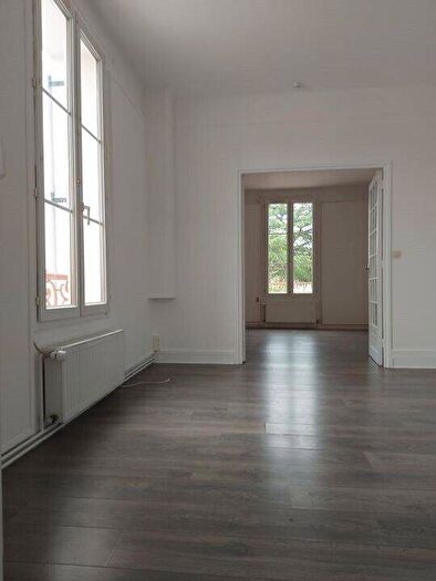 Romanie, Les Essarts-le-Roi : Appartement 2 pièces à louer