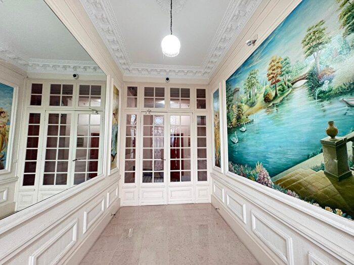 Appartement à vendre - Clichy, République, Victor Hugo - 3 pièces - 2 chambres