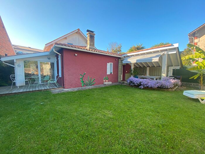 Maison à louer - Arès - 4 pièces - 3 chambres