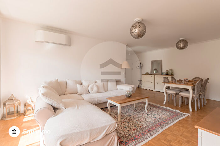 Puteaux, République : Appartement 5 pièces à louer