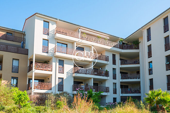 Appartement à vendre - Hyères, Pyanet - 4 pièces - 3 chambres