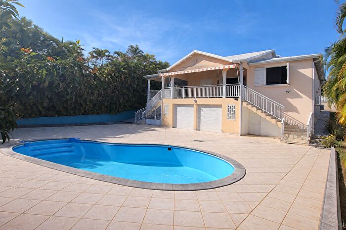 Maison à vendre - Baie-Mahault - 6 pièces - 5 chambres