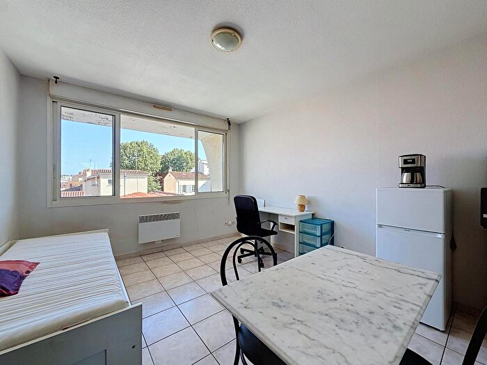 Perpignan, Saint-Martin : Appartement 1 pièce à louer