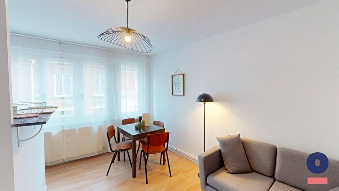 Est, Lens : Appartement 3 pièces à louer