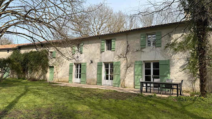 Maison à vendre - Saint-Julien-de-lEscap - 10 pièces - 6 chambres