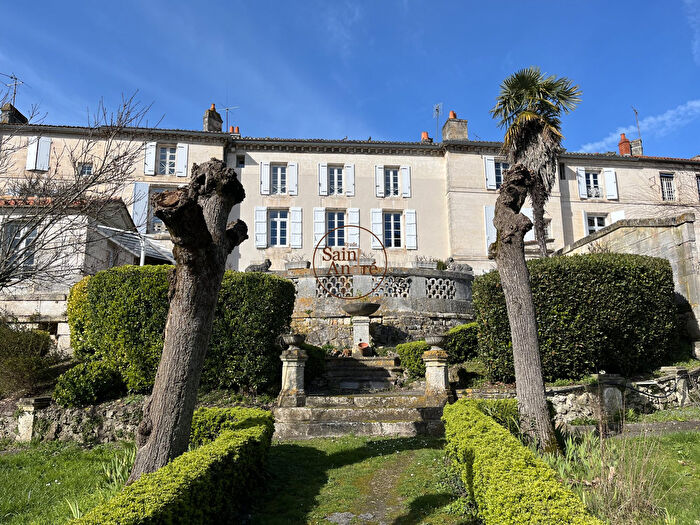 Maison 12 pièces à vendre - Angoulême