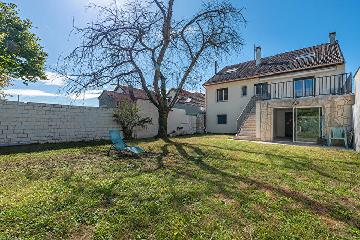 Maison 7 pièces à vendre à Noisy-le-Grand, Sud