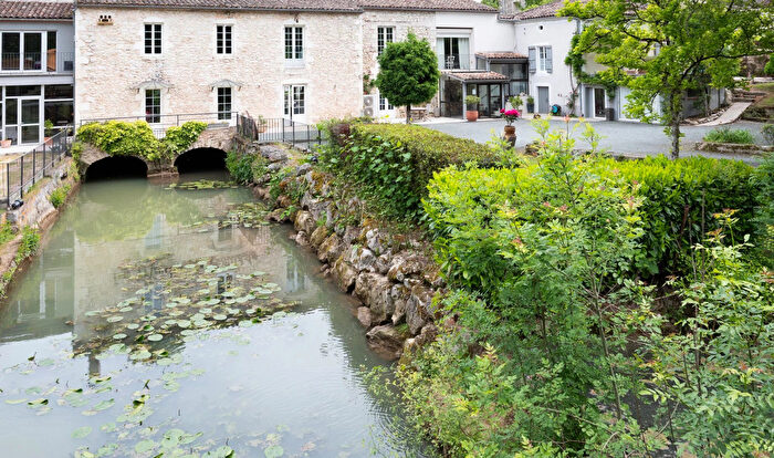 Maison 16 pièces à Monflanquin, à vendre