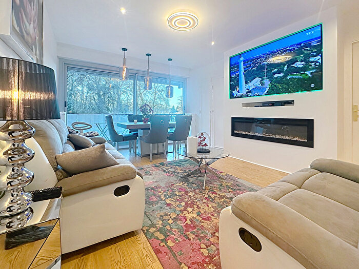 Appartement à vendre - Mérignac, Centre-ville - 5 pièces - 4 chambres