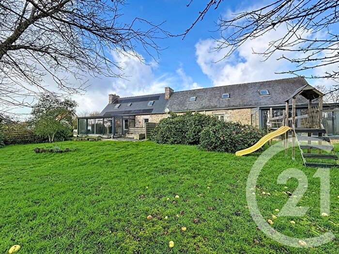 Maison à vendre - Ploumilliau - 8 pièces - 7 chambres