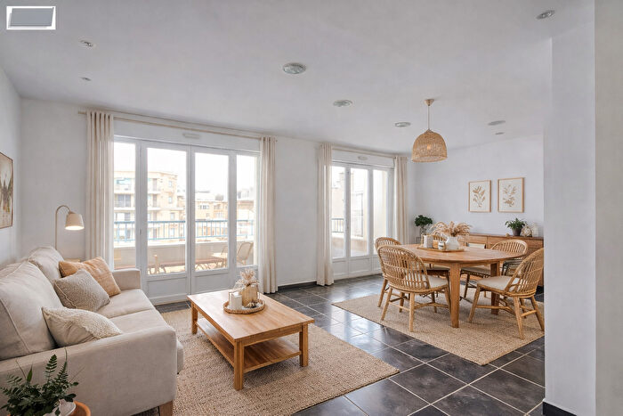 Appartement à vendre - Toulon, Saint-Roch - 4 pièces - 2 chambres