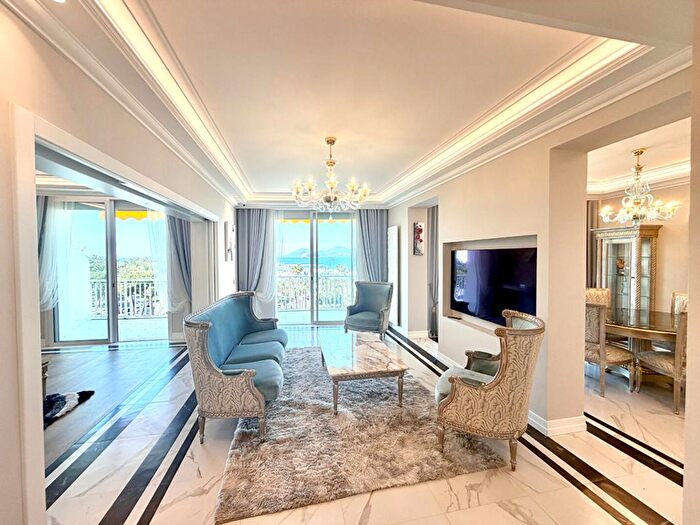 Appartement 5 pièces à vendre - Cannes, Pointe Croisette