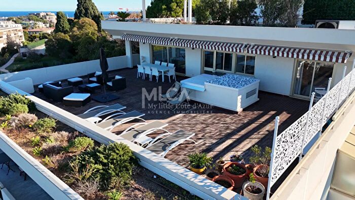 Appartement à vendre - Antibes, Rastines, Super Antibes, Laval, La Fontonne - 5 pièces - 4 chambres