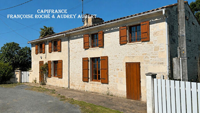 Nieul-lès-Saintes : Maison 6 pièces à vendre