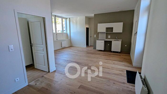 Petite Couronne, Riom - Appartement 3 pièces à louer