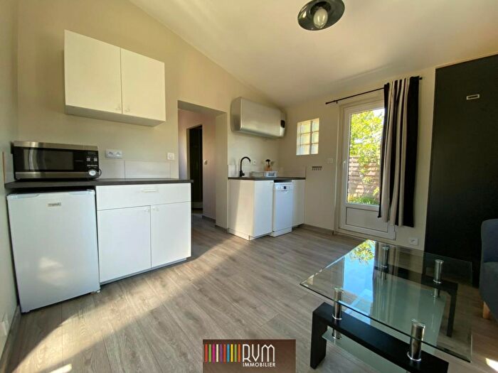 Appartement à louer - Bourg-en-Bresse, Gare, Peloux-Mail, Citadelle - 2 pièces - 1 chambre