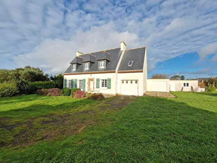 Maison à vendre - Plozévet - 5 pièces - 4 chambres