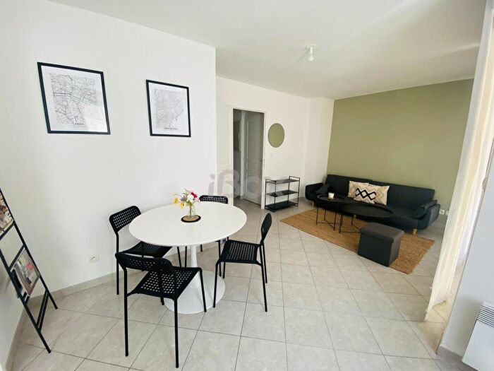 Appartement à louer - Toulon, Saint-Roch - 2 pièces - 1 chambre
