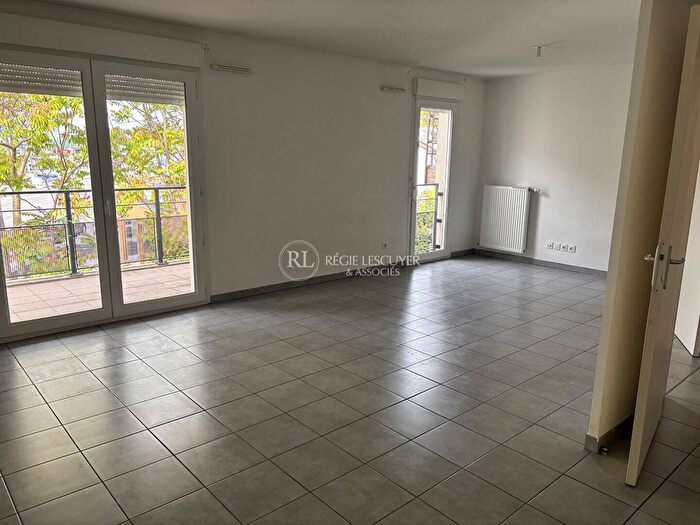 Appartement à louer - Bonnevay, La Soie, Les Brosses, Villeurbanne - 3 pièces - 2 chambres