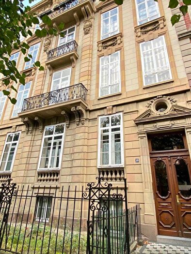 Appartement à louer - Orangerie Est, Strasbourg - 5 pièces - 3 chambres