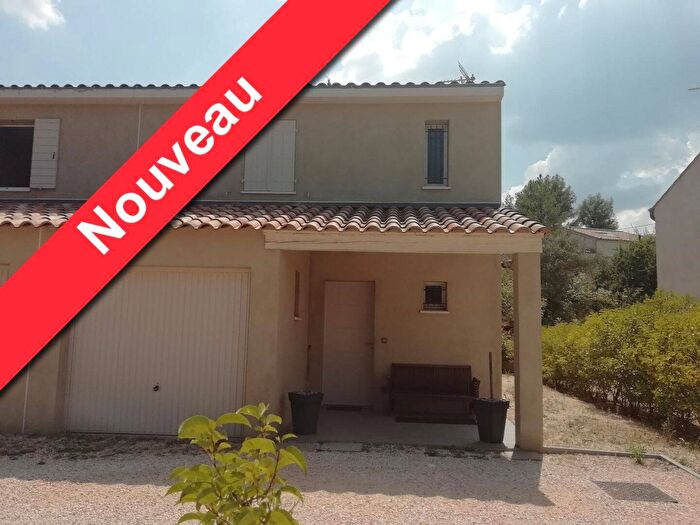 Appartement à louer - Peripherie Centre, Saint-Maximin-la-Sainte-Baume - 4 pièces - 3 chambres