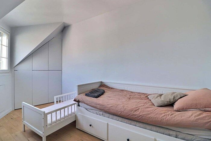 Appartement à louer - Chaillot, Paris ème arrondissement - 2 pièces - 2 chambres